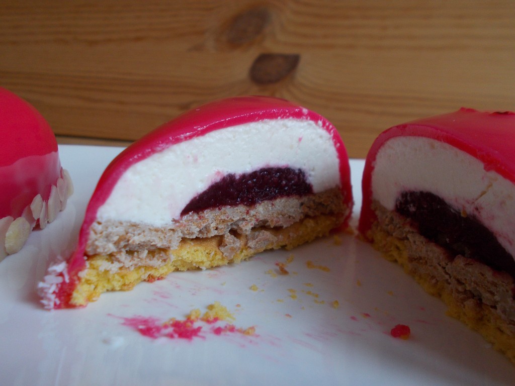 Recette Entremets Purée de Fruits Rouges et Mousse de Nougat